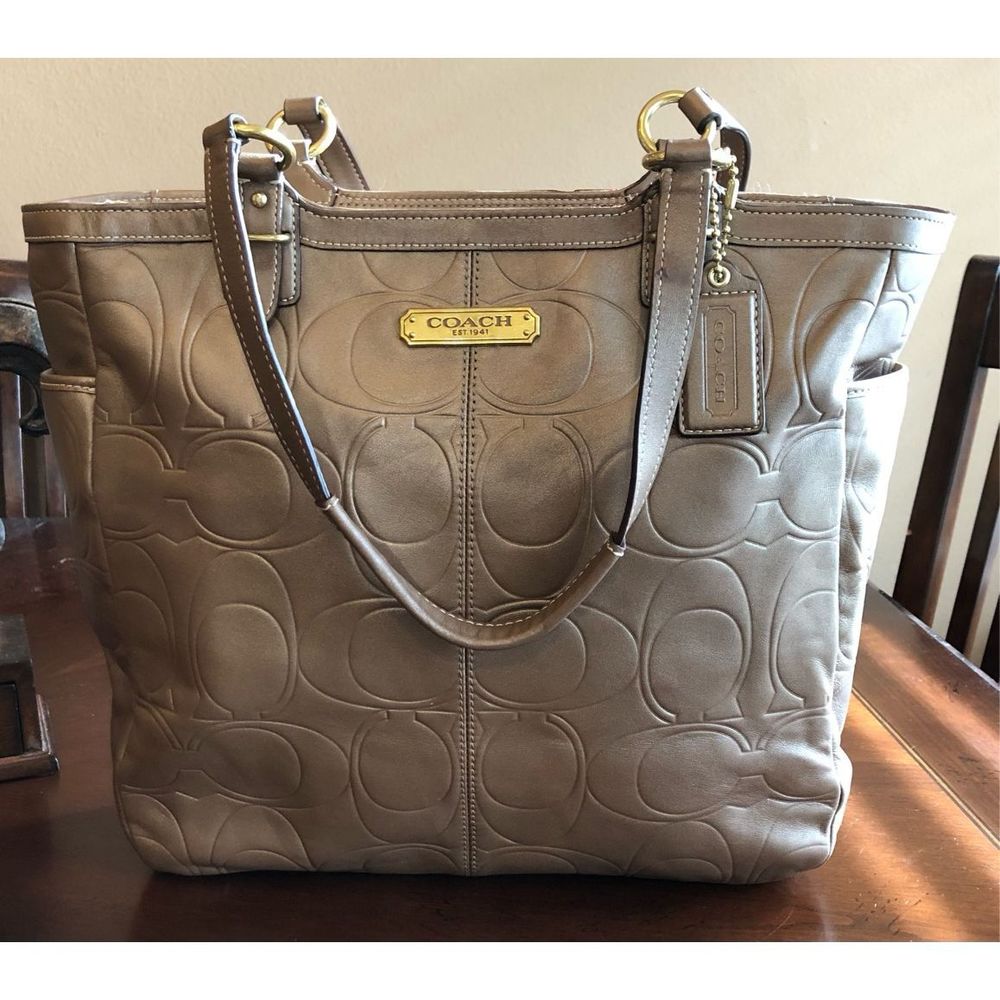 Coach - Embossed Signature C Leather Gallery Tote In … - Gem